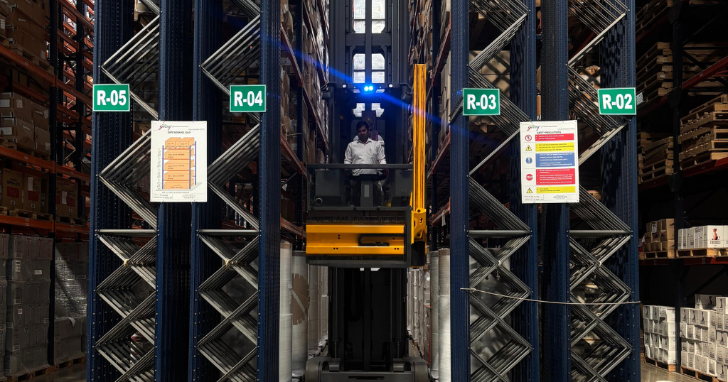 Warehouse Management Hacks – Cut Costs & Streamline Now!